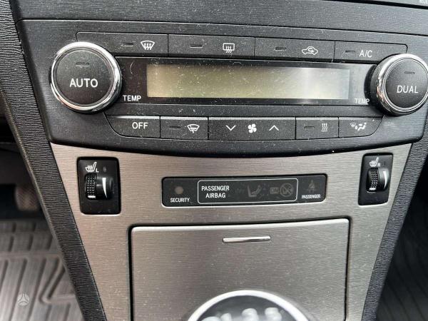 Серый Тойота Авенсис 2010 в Клайпеда, объемом двигателя 2.00 л и пробегом 258 тыс. км за 4000 €, фото 3 на AUTOMOTO.COM.LV