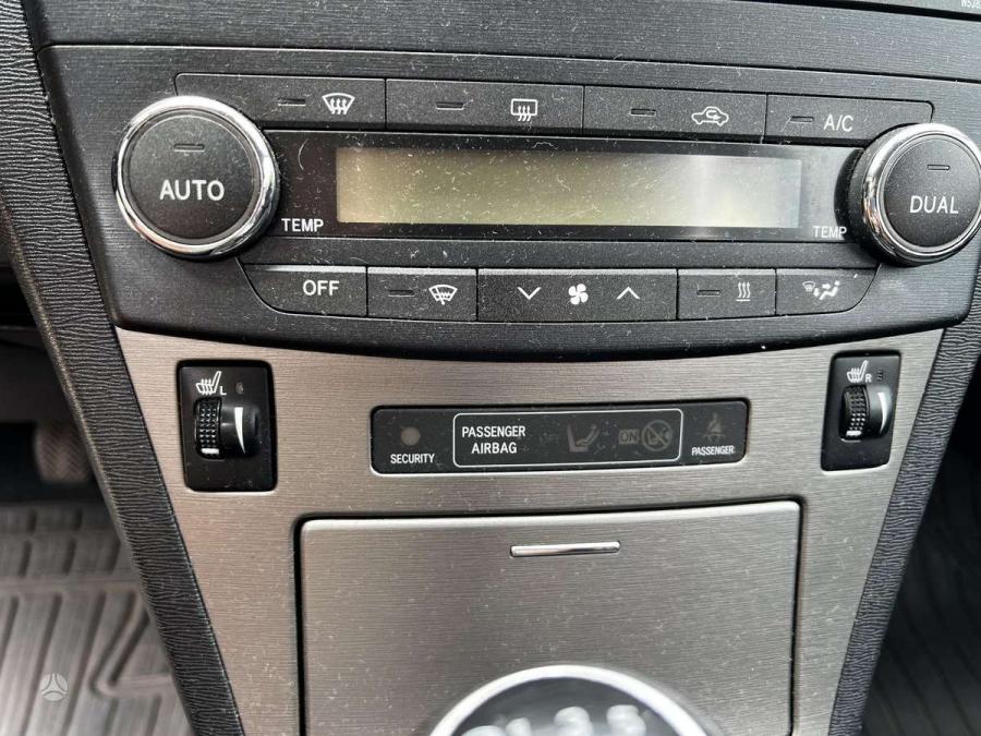 Серый Тойота Авенсис 2010 в Клайпеда, объемом двигателя 2.00 л и пробегом 258 тыс. км за 4000 €, фото 4 на AUTOMOTO.COM.LV