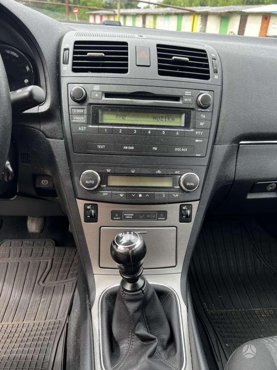 Серый Тойота Авенсис 2010 в Клайпеда, объемом двигателя 2.00 л и пробегом 258 тыс. км за 4000 €, фото 8 на AUTOMOTO.COM.LV