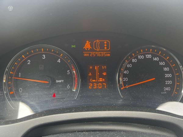 Серый Тойота Авенсис 2010 в Клайпеда, объемом двигателя 2.00 л и пробегом 258 тыс. км за 4000 €, фото 9 на AUTOMOTO.COM.LV