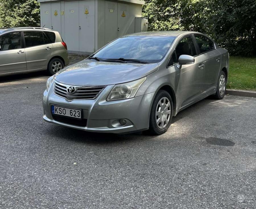 Pelēks Toyota Avensis 2010 Viļņa, ar dzinēja tilpumu 2.00 L un nobraukumu 302 tūkst. km par 2100 €, foto 1 vietnē AUTOMOTO.COM.LV