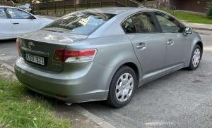 Pelēks Toyota Avensis 2010 Viļņa, ar dzinēja tilpumu 2.00 L un nobraukumu 302 tūkst. km par 2100 €, foto 5 vietnē AUTOMOTO.COM.LV