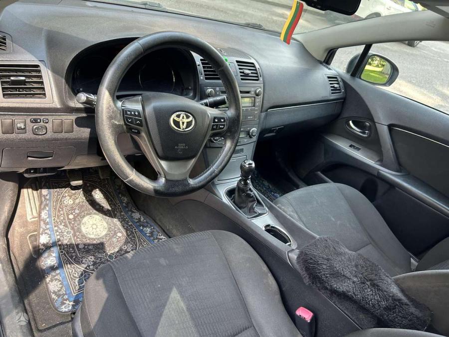 Pelēks Toyota Avensis 2010 Viļņa, ar dzinēja tilpumu 2.00 L un nobraukumu 302 tūkst. km par 2100 €, foto 7 vietnē AUTOMOTO.COM.LV