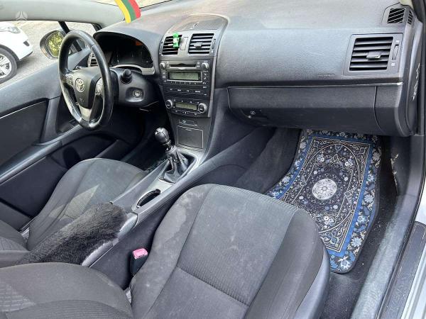 Pelēks Toyota Avensis 2010 Viļņa, ar dzinēja tilpumu 2.00 L un nobraukumu 302 tūkst. km par 2100 €, foto 7 vietnē AUTOMOTO.COM.LV