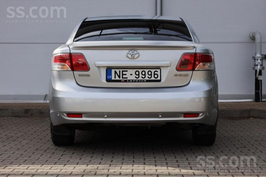 Pelēks Toyota Avensis 2010 Rīga, ar dzinēja tilpumu 2.00 L un nobraukumu 287 tūkst. km par 2495 €, foto 5 vietnē AUTOMOTO.COM.LV