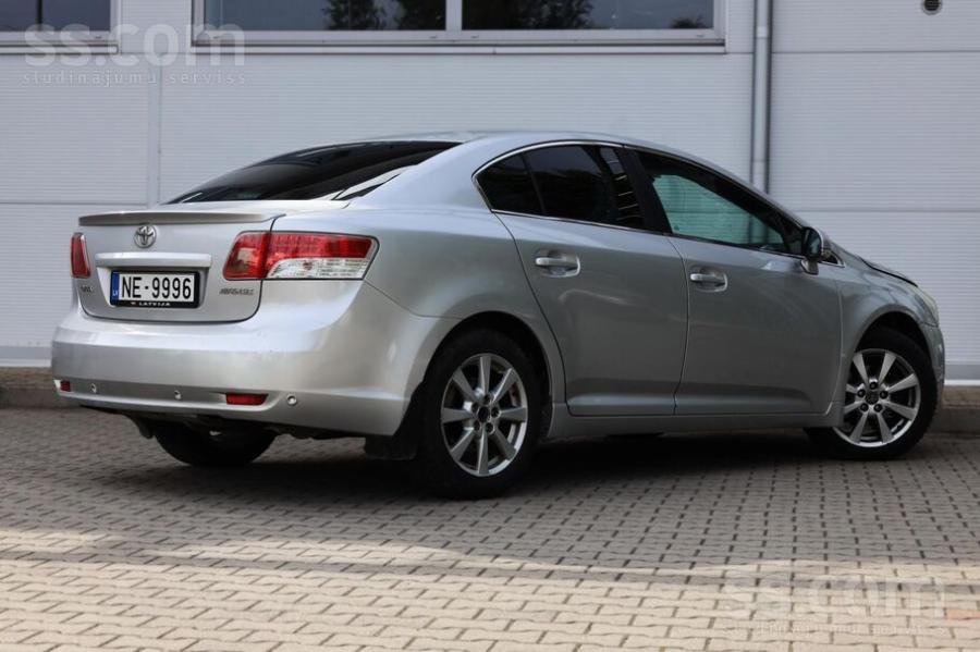Pelēks Toyota Avensis 2010 Rīga, ar dzinēja tilpumu 2.00 L un nobraukumu 287 tūkst. km par 2495 €, foto 6 vietnē AUTOMOTO.COM.LV