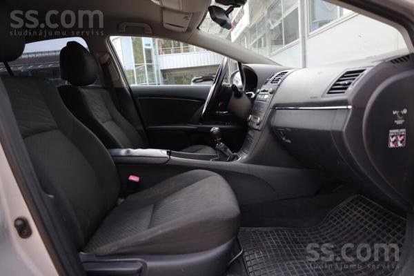 Pelēks Toyota Avensis 2010 Rīga, ar dzinēja tilpumu 2.00 L un nobraukumu 287 tūkst. km par 2495 €, foto 10 vietnē AUTOMOTO.COM.LV