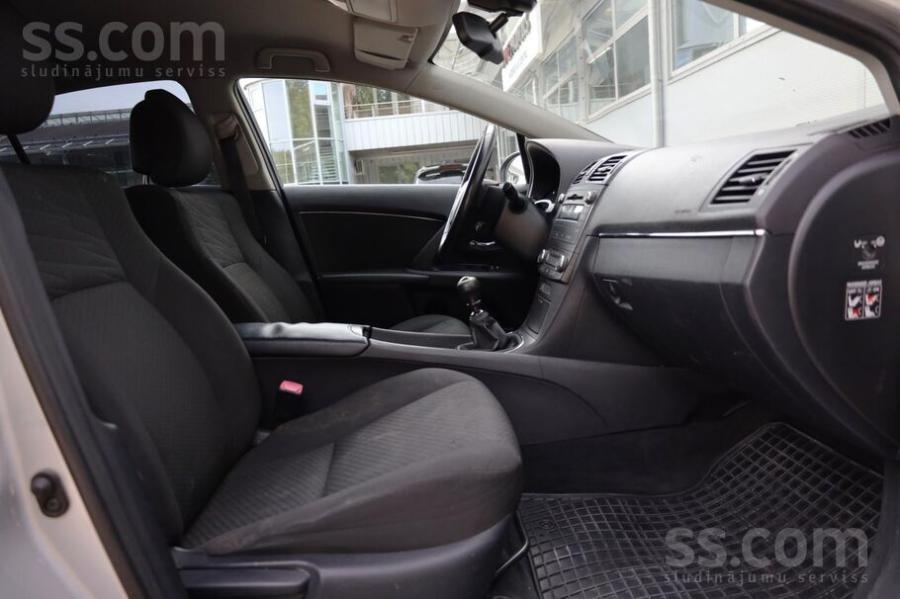 Pelēks Toyota Avensis 2010 Rīga, ar dzinēja tilpumu 2.00 L un nobraukumu 287 tūkst. km par 2495 €, foto 11 vietnē AUTOMOTO.COM.LV