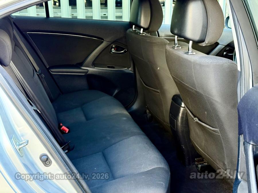 Grey Toyota Avensis 2010 in Tallinn, with an engine capacity of 1.80 L and mileage of 159 thousand km for 2999 €, photo 9 on AUTOMOTO.COM.LV