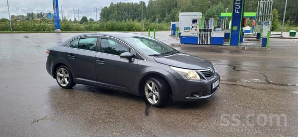 Pelēks Toyota Avensis 2010 Jelgava, ar dzinēja tilpumu 2.00 L un nobraukumu 353 tūkst. km par 3250 €, foto 1 vietnē AUTOMOTO.COM.LV