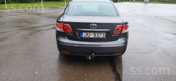 Pelēks Toyota Avensis 2010 Jelgava, ar dzinēja tilpumu 2.00 L un nobraukumu 353 tūkst. km par 3250 €, foto 4 vietnē AUTOMOTO.COM.LV