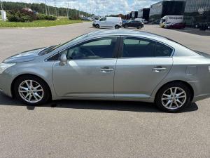Grey Toyota Avensis 2010 in Kaunas, with an engine capacity of 2.00 L and mileage of 199 thousand km for 4150 €, photo  on AUTOMOTO.COM.LV