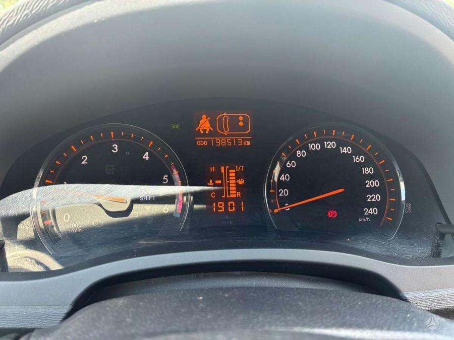 Серый Тойота Авенсис 2010 в Каунас, объемом двигателя 2.00 л и пробегом 199 тыс. км за 4150 €, фото 9 на AUTOMOTO.COM.LV