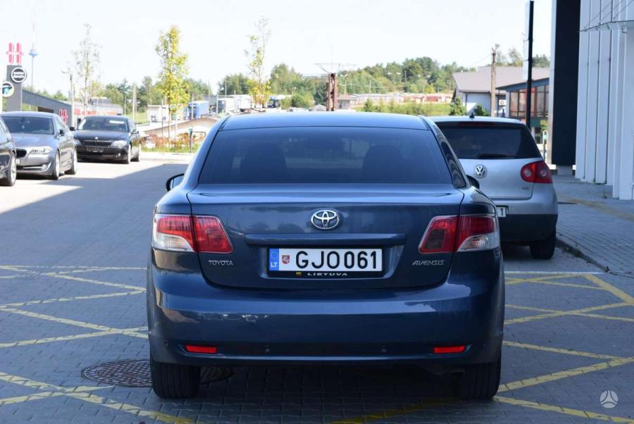 Grey Toyota Avensis 2010 in Vilnius, with an engine capacity of 2.23 L and mileage of 210 thousand km for 4450 €, photo 6 on AUTOMOTO.COM.LV