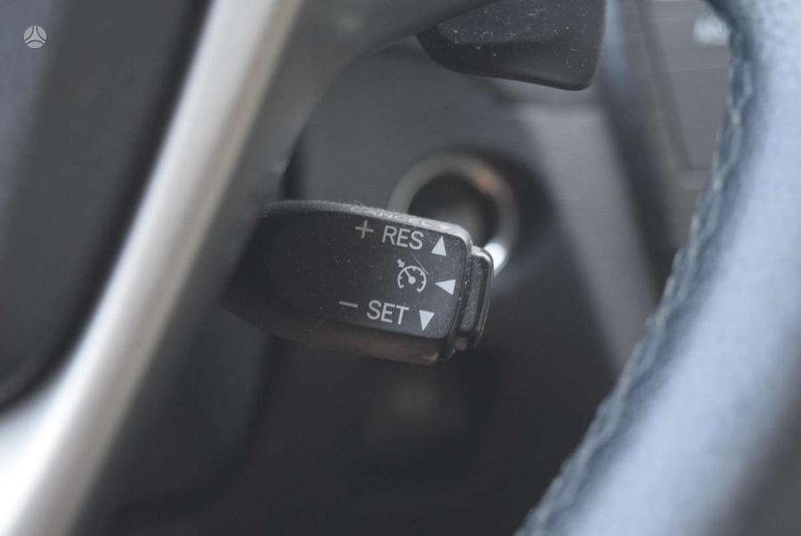 Grey Toyota Avensis 2010 in Vilnius, with an engine capacity of 2.23 L and mileage of 210 thousand km for 4450 €, photo 17 on AUTOMOTO.COM.LV