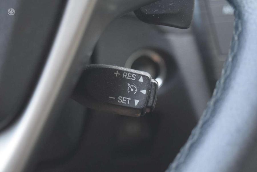 Grey Toyota Avensis 2010 in Vilnius, with an engine capacity of 2.23 L and mileage of 210 thousand km for 4450 €, photo 17 on AUTOMOTO.COM.LV