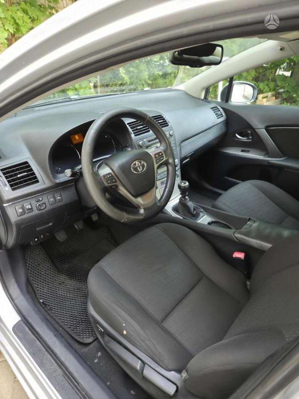 Toyota Avensis 2010 Viļņa vietnē Pelēks Toyota Avensis 2010 Viļņa, ar dzinēja tilpumu 2.00 L un nobraukumu 380 tūkst. km par 2900 €, foto 10 vietnē AUTOMOTO.COM.LV
