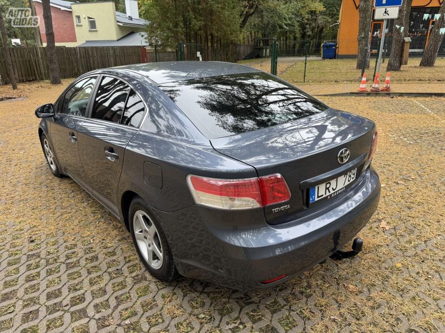 Pelēks Toyota Avensis 2010 Kauņa, ar dzinēja tilpumu 2.00 L un nobraukumu 240 tūkst. km par 3850 €, foto 5 vietnē AUTOMOTO.COM.LV