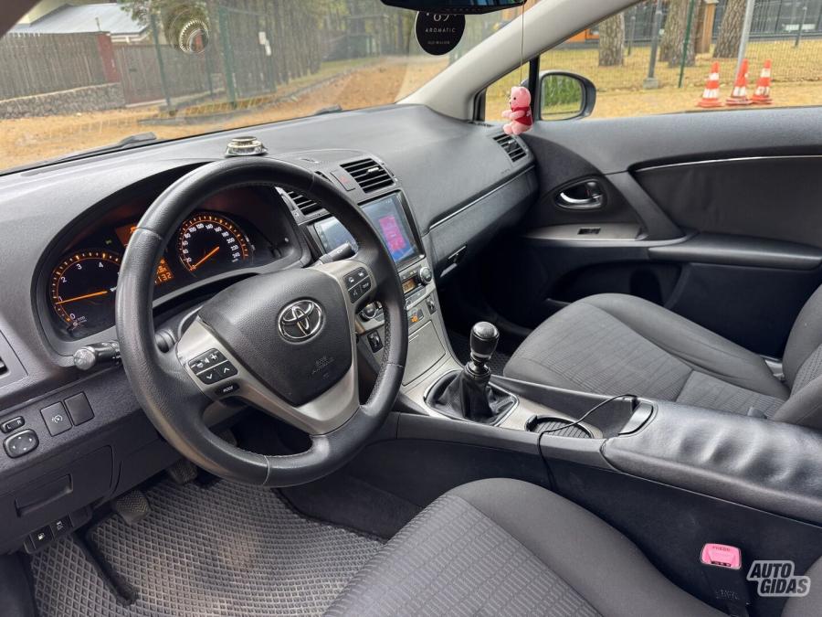 Pelēks Toyota Avensis 2010 Kauņa, ar dzinēja tilpumu 2.00 L un nobraukumu 240 tūkst. km par 3850 €, foto 7 vietnē AUTOMOTO.COM.LV