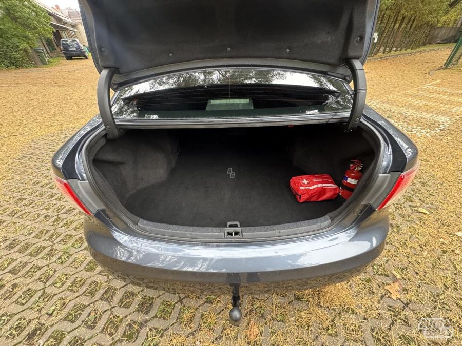 Pelēks Toyota Avensis 2010 Kauņa, ar dzinēja tilpumu 2.00 L un nobraukumu 240 tūkst. km par 3850 €, foto 12 vietnē AUTOMOTO.COM.LV