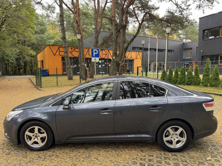 Pelēks Toyota Avensis 2010 Kauņa, ar dzinēja tilpumu 2.00 L un nobraukumu 240 tūkst. km par 3850 €, foto 20 vietnē AUTOMOTO.COM.LV