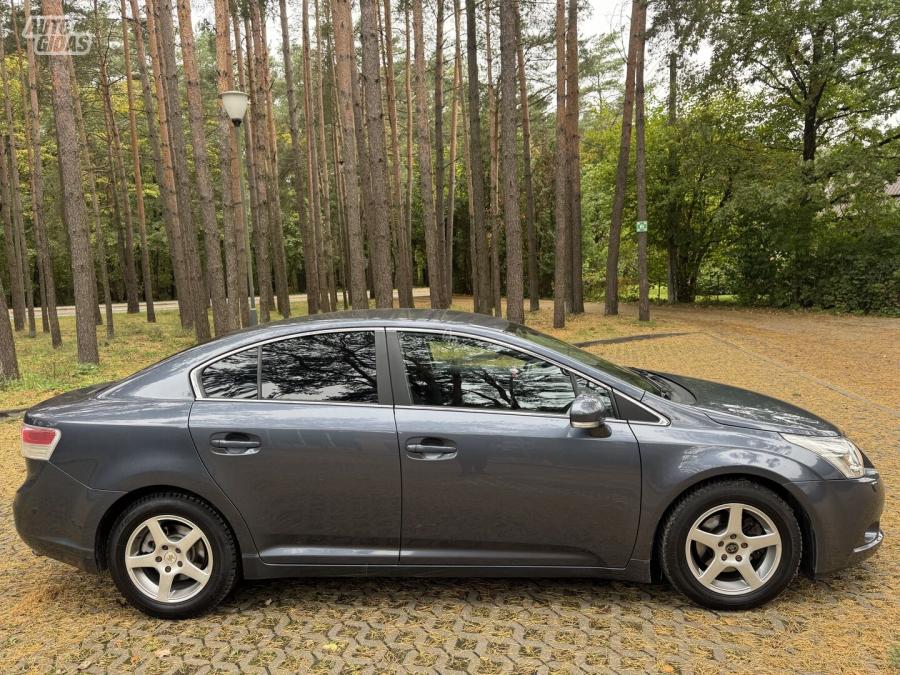 Pelēks Toyota Avensis 2010 Kauņa, ar dzinēja tilpumu 2.00 L un nobraukumu 240 tūkst. km par 3850 €, foto 22 vietnē AUTOMOTO.COM.LV