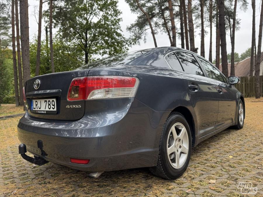 Pelēks Toyota Avensis 2010 Kauņa, ar dzinēja tilpumu 2.00 L un nobraukumu 240 tūkst. km par 3850 €, foto 24 vietnē AUTOMOTO.COM.LV