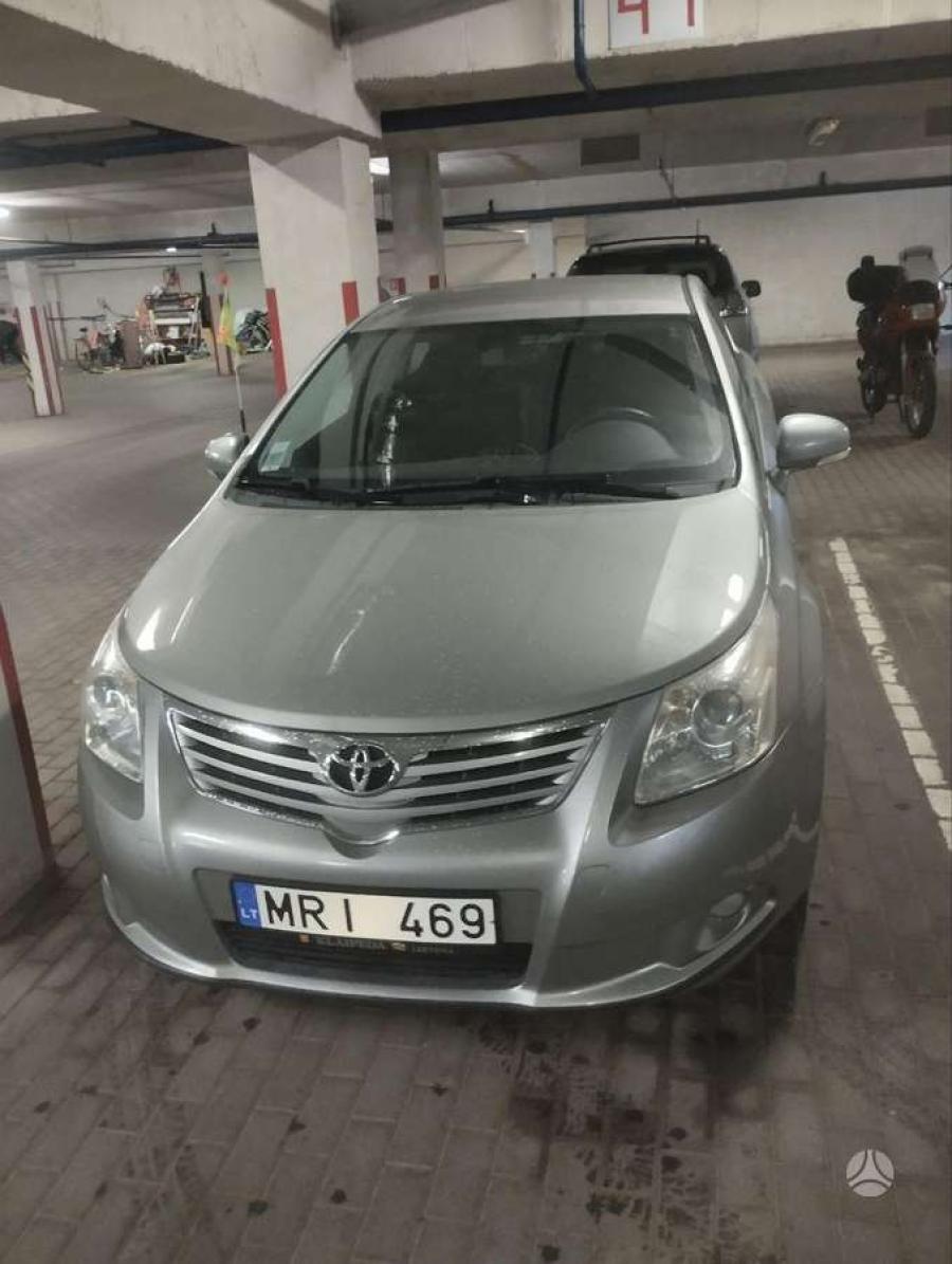 Grey Toyota Avensis 2011 in Klaipeda, with an engine capacity of 2.23 L and mileage of 276 thousand km for 5000 €, photo 1 on AUTOMOTO.COM.LV
