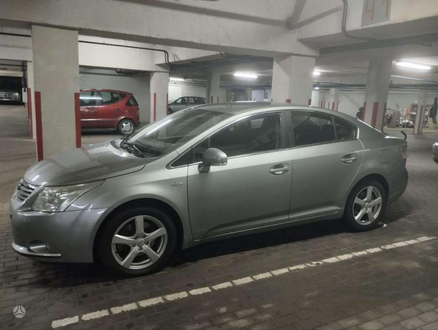 Grey Toyota Avensis 2011 in Klaipeda, with an engine capacity of 2.23 L and mileage of 276 thousand km for 5000 €, photo 2 on AUTOMOTO.COM.LV