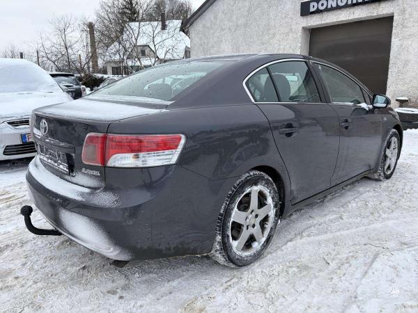 Pelēks Toyota Avensis 2011 Jurbarkas, ar dzinēja tilpumu 2.23 L un nobraukumu 134 tūkst. km par 5500 €, foto 7 vietnē AUTOMOTO.COM.LV