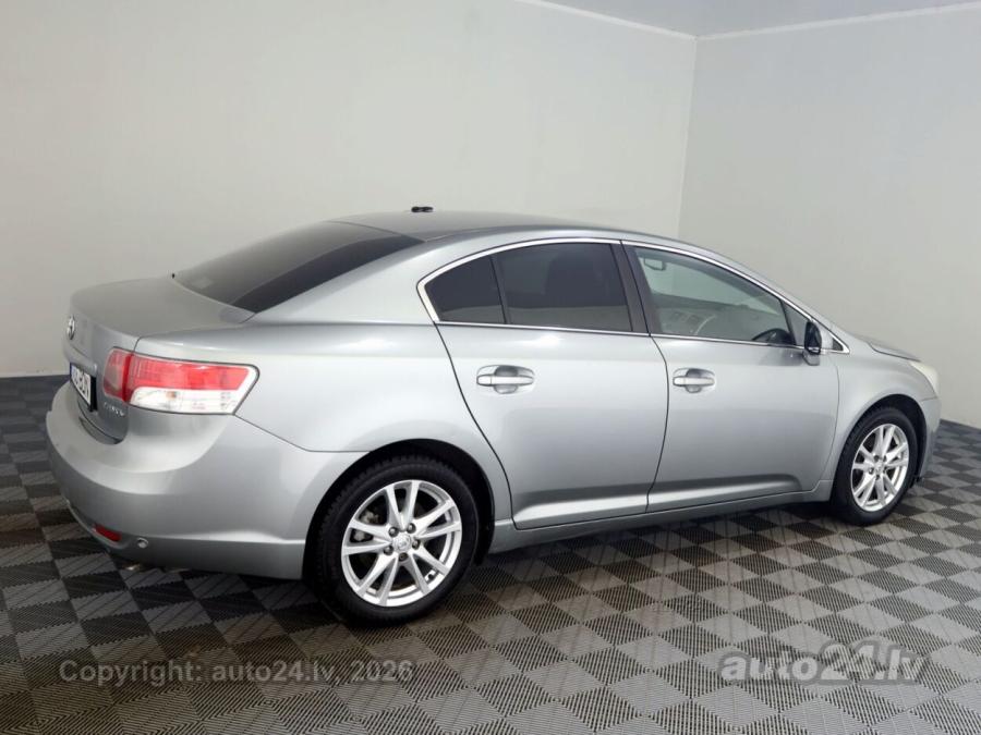 Pelēks Toyota Avensis 2011 Tallina, ar dzinēja tilpumu 1.80 L un nobraukumu 218 tūkst. km par 3999 €, foto 3 vietnē AUTOMOTO.COM.LV