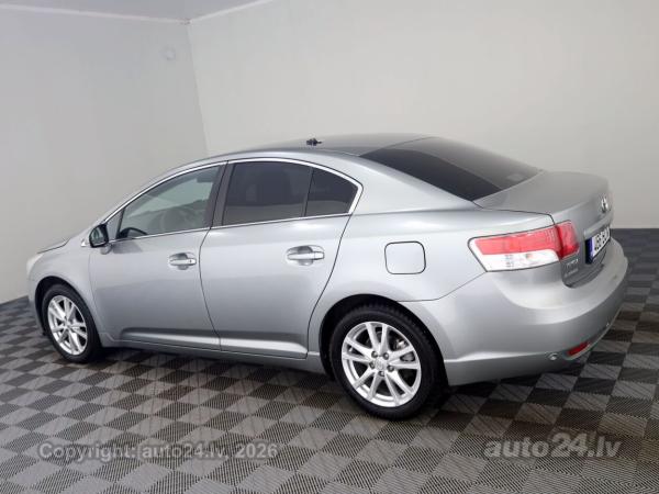 Pelēks Toyota Avensis 2011 Tallina, ar dzinēja tilpumu 1.80 L un nobraukumu 218 tūkst. km par 3999 €, foto 4 vietnē AUTOMOTO.COM.LV