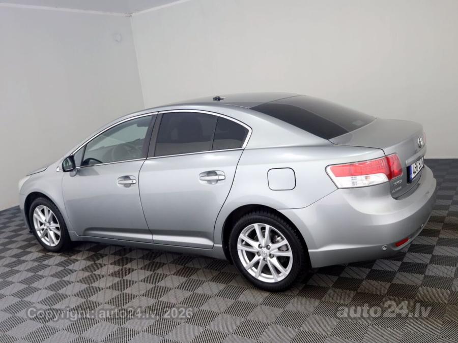 Pelēks Toyota Avensis 2011 Tallina, ar dzinēja tilpumu 1.80 L un nobraukumu 218 tūkst. km par 3999 €, foto 4 vietnē AUTOMOTO.COM.LV