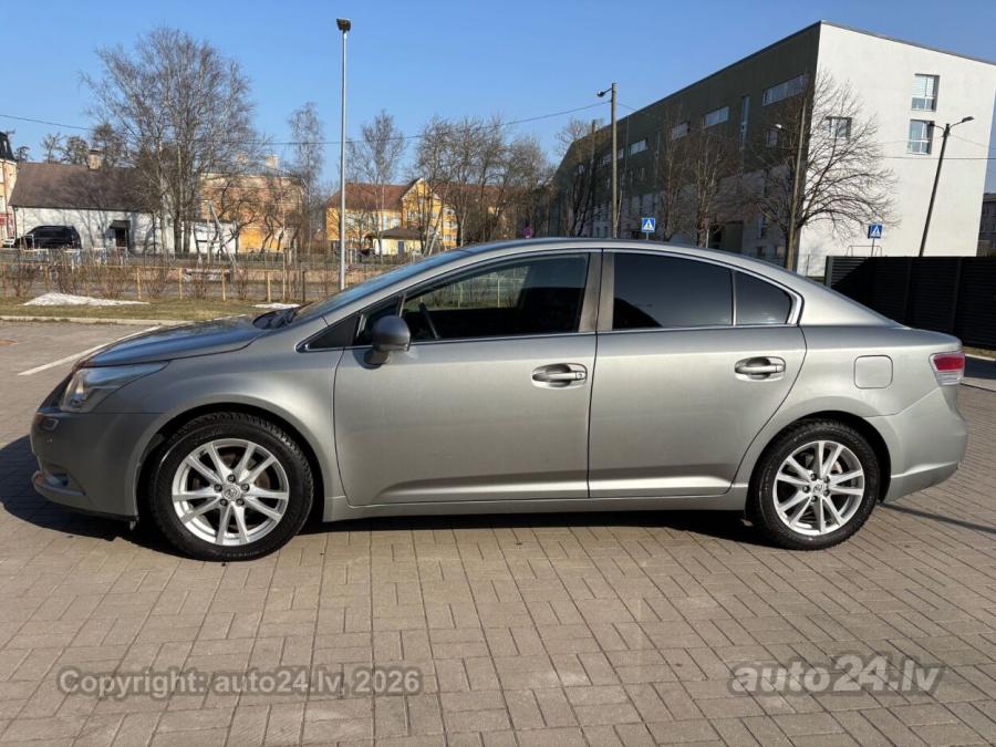Grey Toyota Avensis 2011 in Tallinn, with an engine capacity of 1.80 L and mileage of 218 thousand km for 5490 €, photo 3 on AUTOMOTO.COM.LV