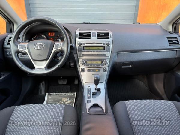 Pelēks Toyota Avensis 2011 Tallina, ar dzinēja tilpumu 1.80 L un nobraukumu 218 tūkst. km par 5490 €, foto 10 vietnē AUTOMOTO.COM.LV