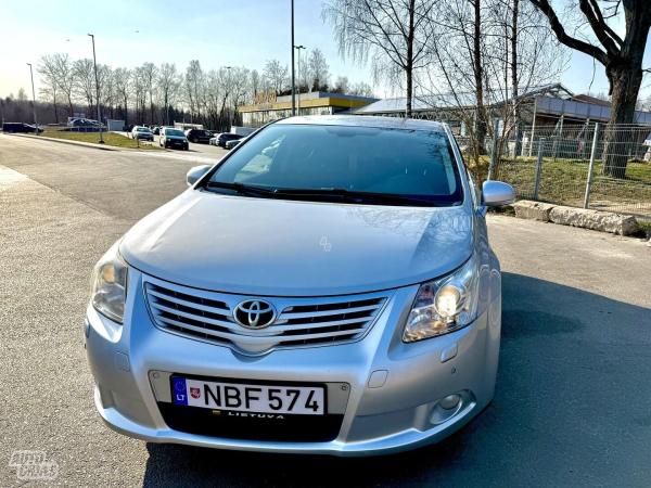 Pelēks Toyota Avensis 2011 Viļņa, ar dzinēja tilpumu 1.80 L un nobraukumu 353 tūkst. km par 2800 €, foto 1 vietnē AUTOMOTO.COM.LV