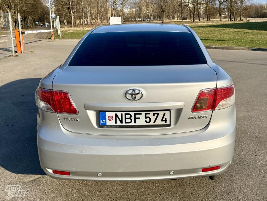 Grey Toyota Avensis 2011 in Vilnius, with an engine capacity of 1.80 L and mileage of 353 thousand km for 2800 €, photo 4 on AUTOMOTO.COM.LV