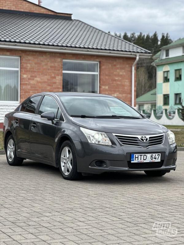 Grey Toyota Avensis 2011 in Vilnius, with an engine capacity of 2.00 L and mileage of 361 thousand km for 3800 €, photo 1 on AUTOMOTO.COM.LV