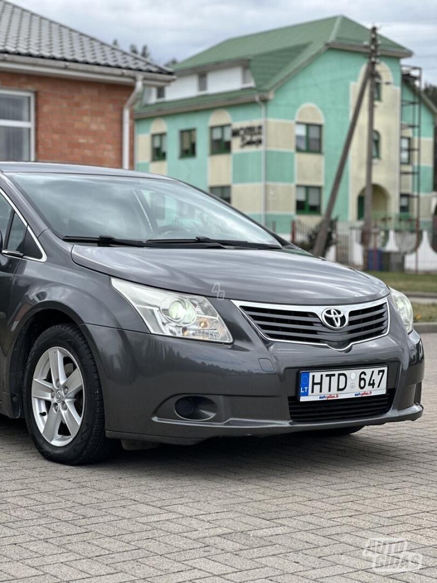 Pelēks Toyota Avensis 2011 Viļņa, ar dzinēja tilpumu 2.00 L un nobraukumu 361 tūkst. km par 3800 €, foto 3 vietnē AUTOMOTO.COM.LV