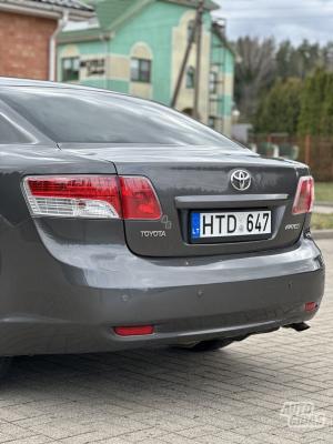 Pelēks Toyota Avensis 2011 Viļņa, ar dzinēja tilpumu 2.00 L un nobraukumu 361 tūkst. km par 3800 €, foto 12 vietnē AUTOMOTO.COM.LV