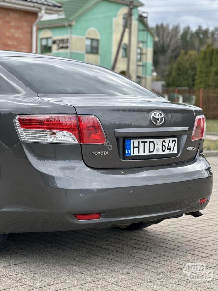 Pelēks Toyota Avensis 2011 Viļņa, ar dzinēja tilpumu 2.00 L un nobraukumu 361 tūkst. km par 3800 €, foto 12 vietnē AUTOMOTO.COM.LV