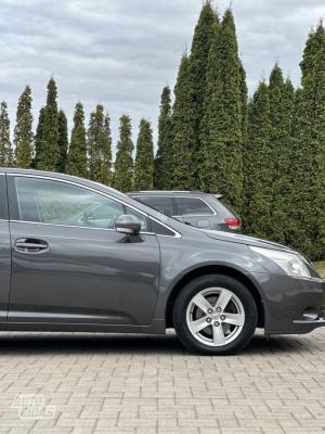 Pelēks Toyota Avensis 2011 Viļņa, ar dzinēja tilpumu 2.00 L un nobraukumu 361 tūkst. km par 3800 €, foto 22 vietnē AUTOMOTO.COM.LV
