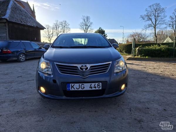 Grey Toyota Avensis 2011 in Kretinga, with an engine capacity of 2.00 L and mileage of 613 thousand km for 2150 €, photo 2 on AUTOMOTO.COM.LV