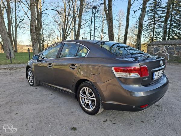Grey Toyota Avensis 2011 in Kretinga, with an engine capacity of 2.00 L and mileage of 613 thousand km for 2150 €, photo 6 on AUTOMOTO.COM.LV