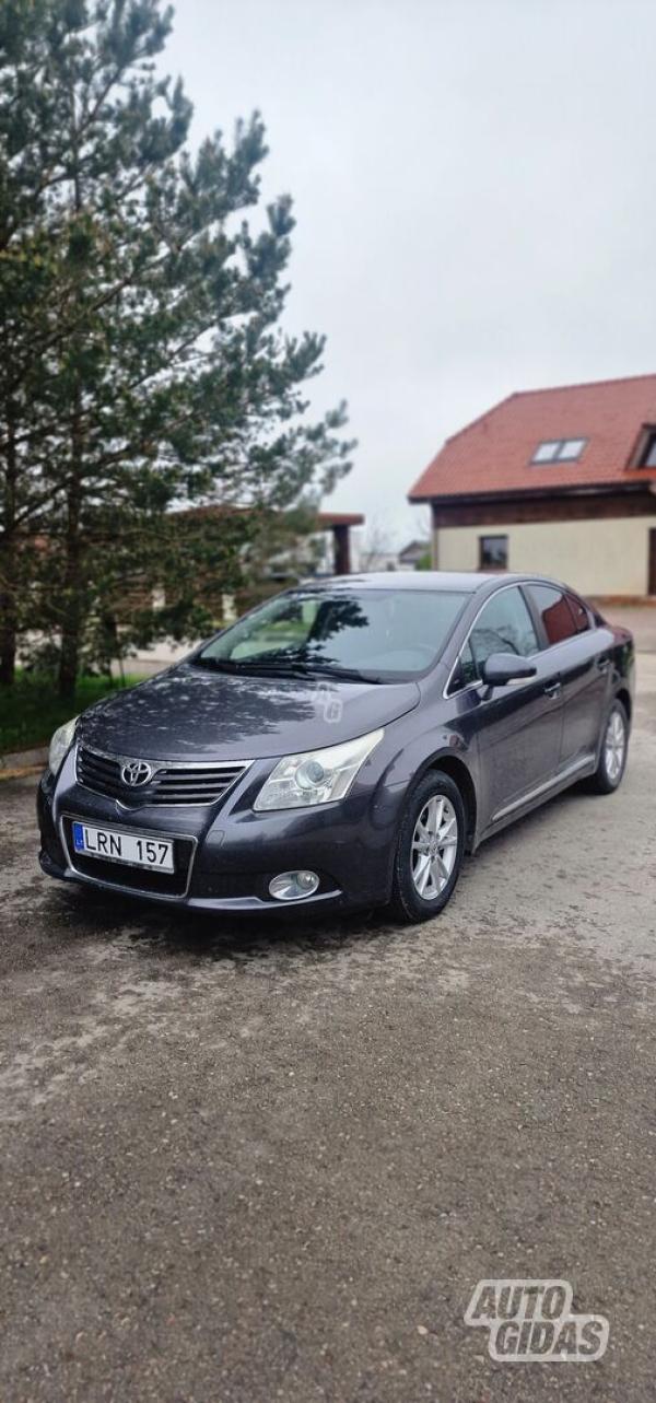 Grey Toyota Avensis 2011 in Klaipeda, with an engine capacity of 2.00 L and mileage of 174 thousand km for 5499 €, photo 1 on AUTOMOTO.COM.LV
