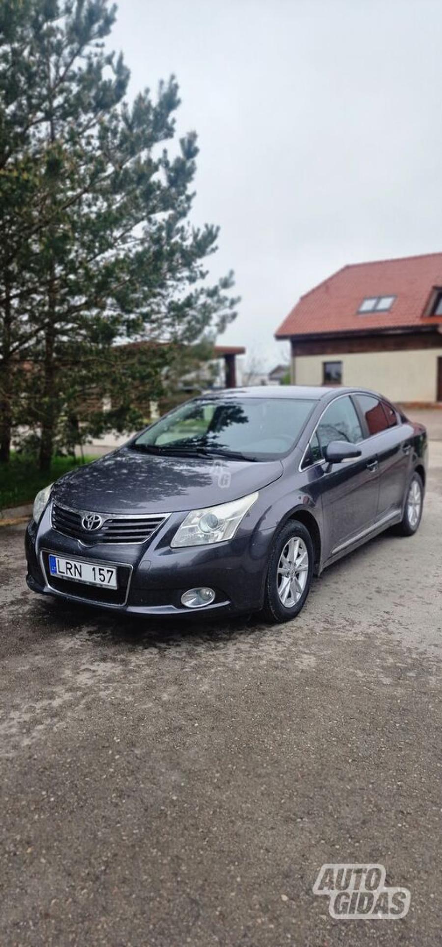 Grey Toyota Avensis 2011 in Klaipeda, with an engine capacity of 2.00 L and mileage of 174 thousand km for 5499 €, photo 1 on AUTOMOTO.COM.LV