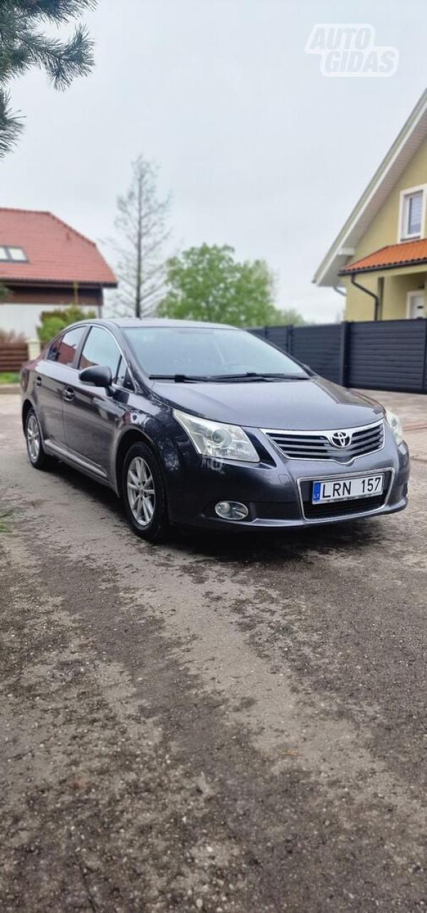 Grey Toyota Avensis 2011 in Klaipeda, with an engine capacity of 2.00 L and mileage of 174 thousand km for 5499 €, photo 2 on AUTOMOTO.COM.LV