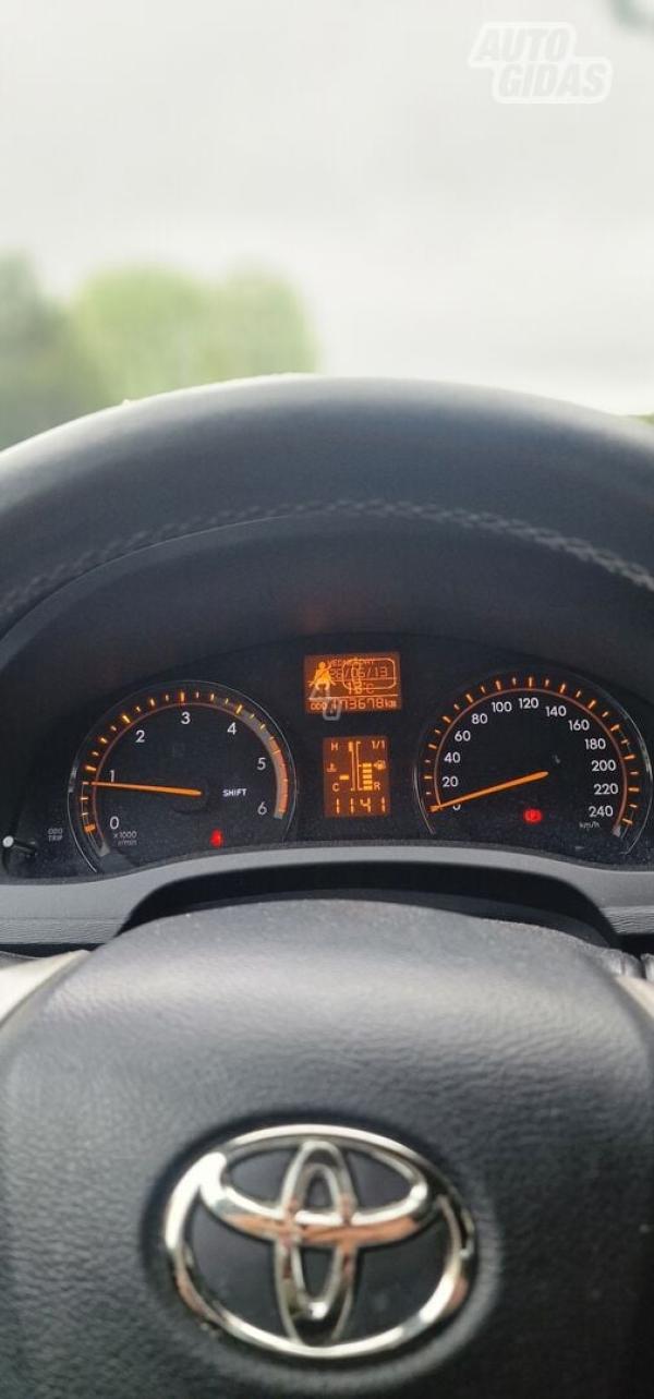 Grey Toyota Avensis 2011 in Klaipeda, with an engine capacity of 2.00 L and mileage of 174 thousand km for 5499 €, photo 8 on AUTOMOTO.COM.LV