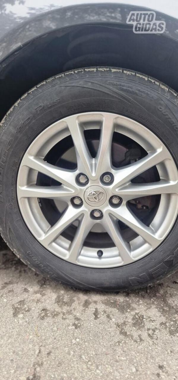 Grey Toyota Avensis 2011 in Klaipeda, with an engine capacity of 2.00 L and mileage of 174 thousand km for 5499 €, photo 10 on AUTOMOTO.COM.LV