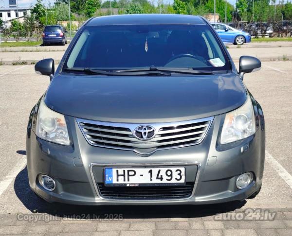 Pelēks Toyota Avensis 2011 Jelgava, ar dzinēja tilpumu 2.00 L un nobraukumu 243 tūkst. km par 4300 €, foto 3 vietnē AUTOMOTO.COM.LV